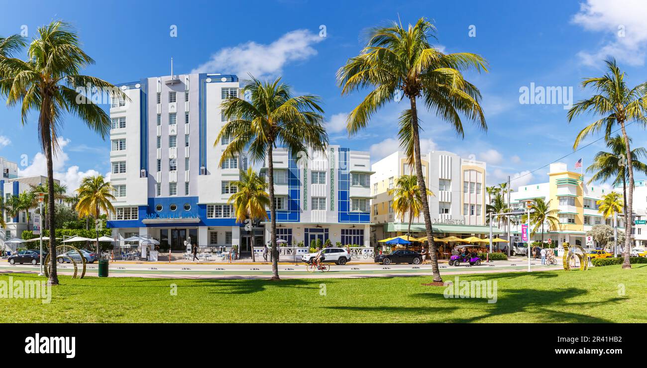Ocean Drive with Art Deco style hotels architecture panorama in Miami ...