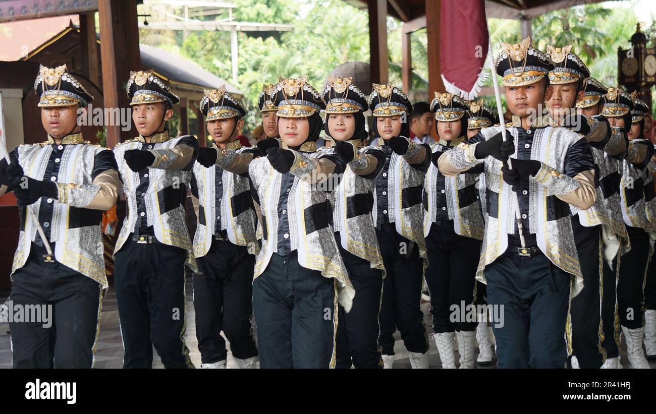 Indonesian senior high school students with uniforms in marching Stock ...