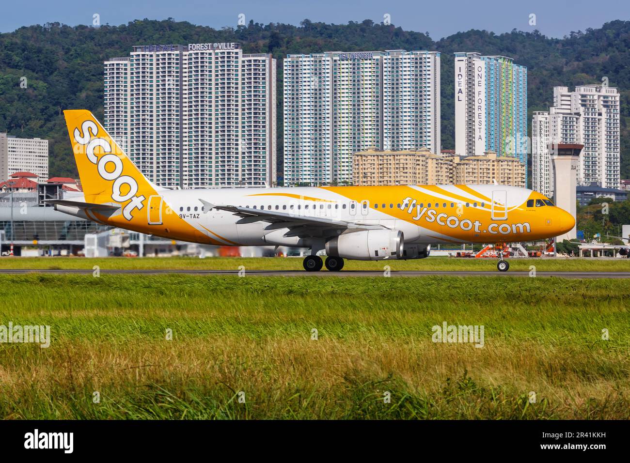 Scoot airlines aircraft hi-res stock photography and images - Alamy