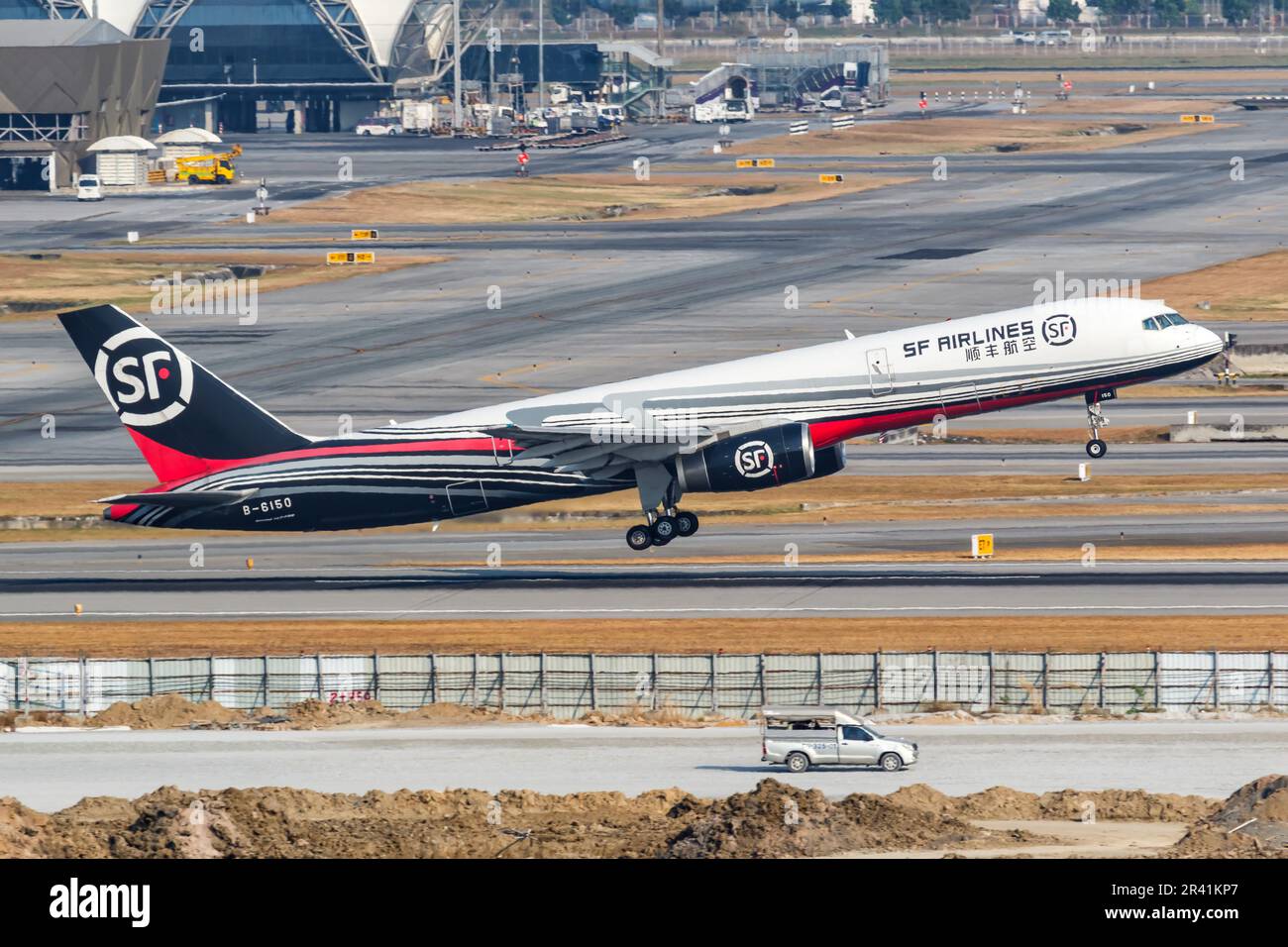 SF Airlines Boeing 757-200 PCF Flugzeug Flughafen Bangkok Suvarnabhumi ...