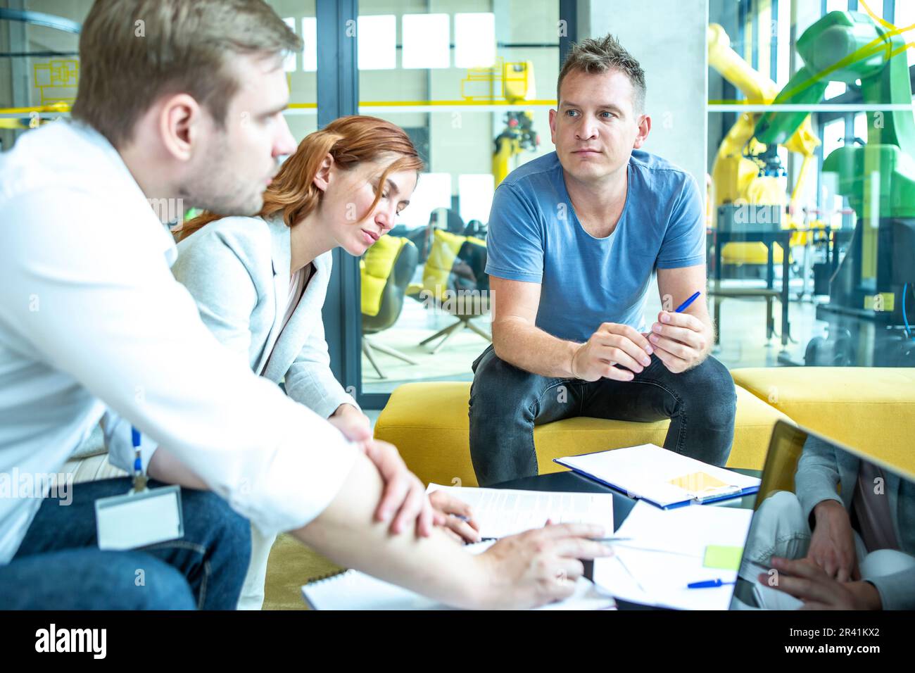 Smart industrial robots hi-res stock photography and images - Alamy