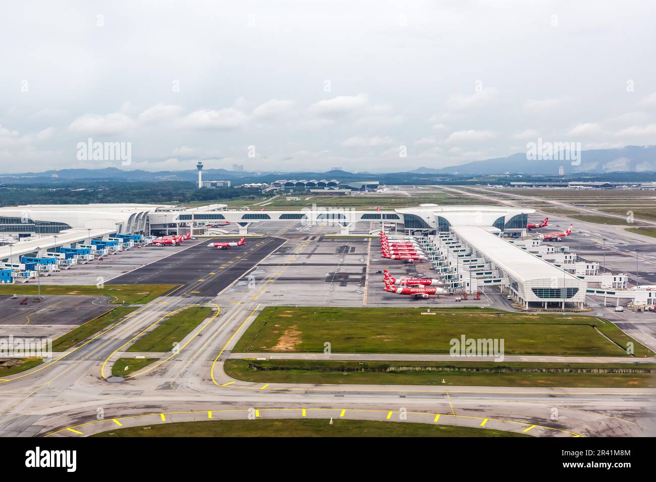 International airport klia terminal hi-res stock photography and images ...