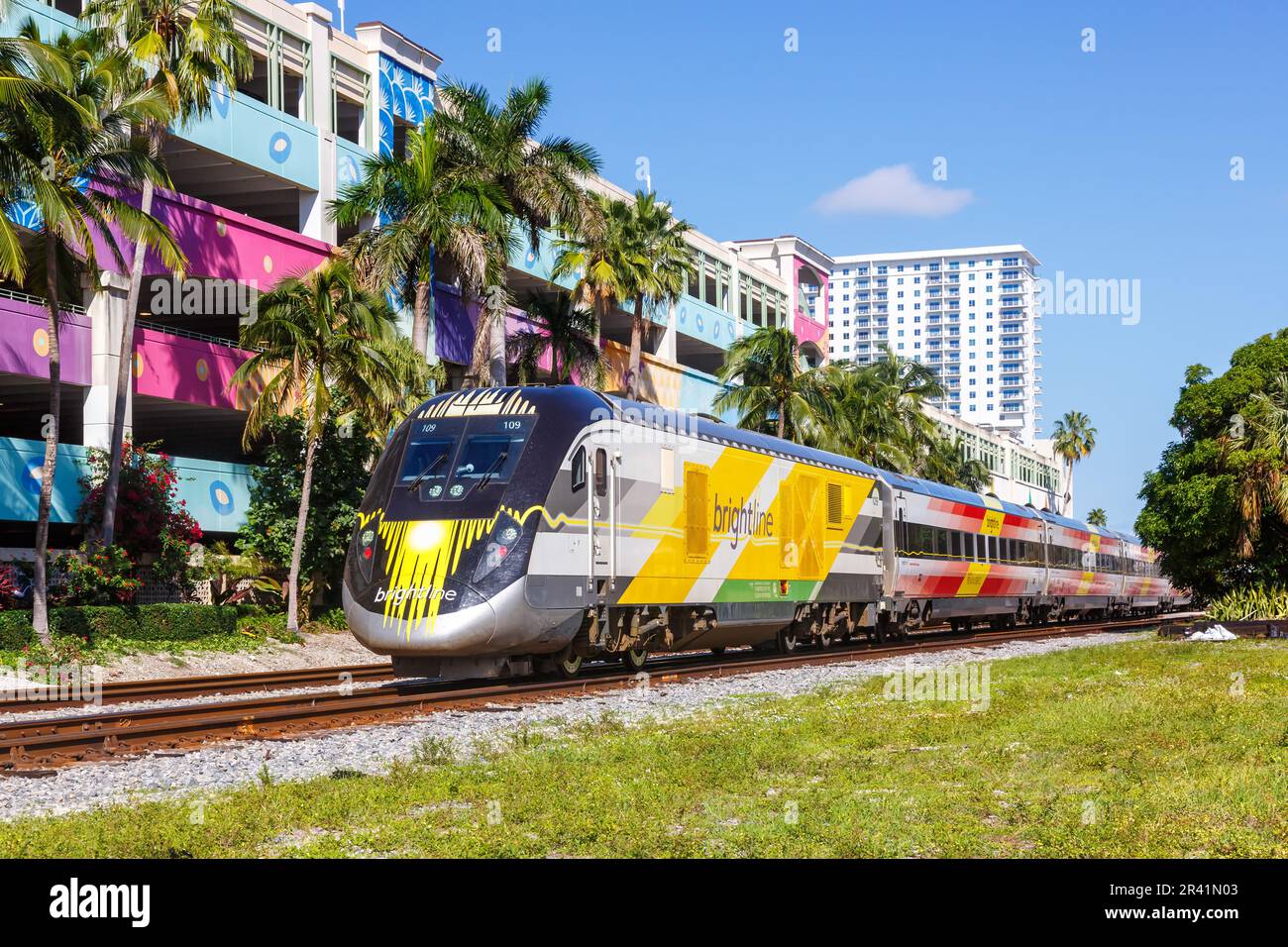 Brightline hi-res stock photography and images - Alamy