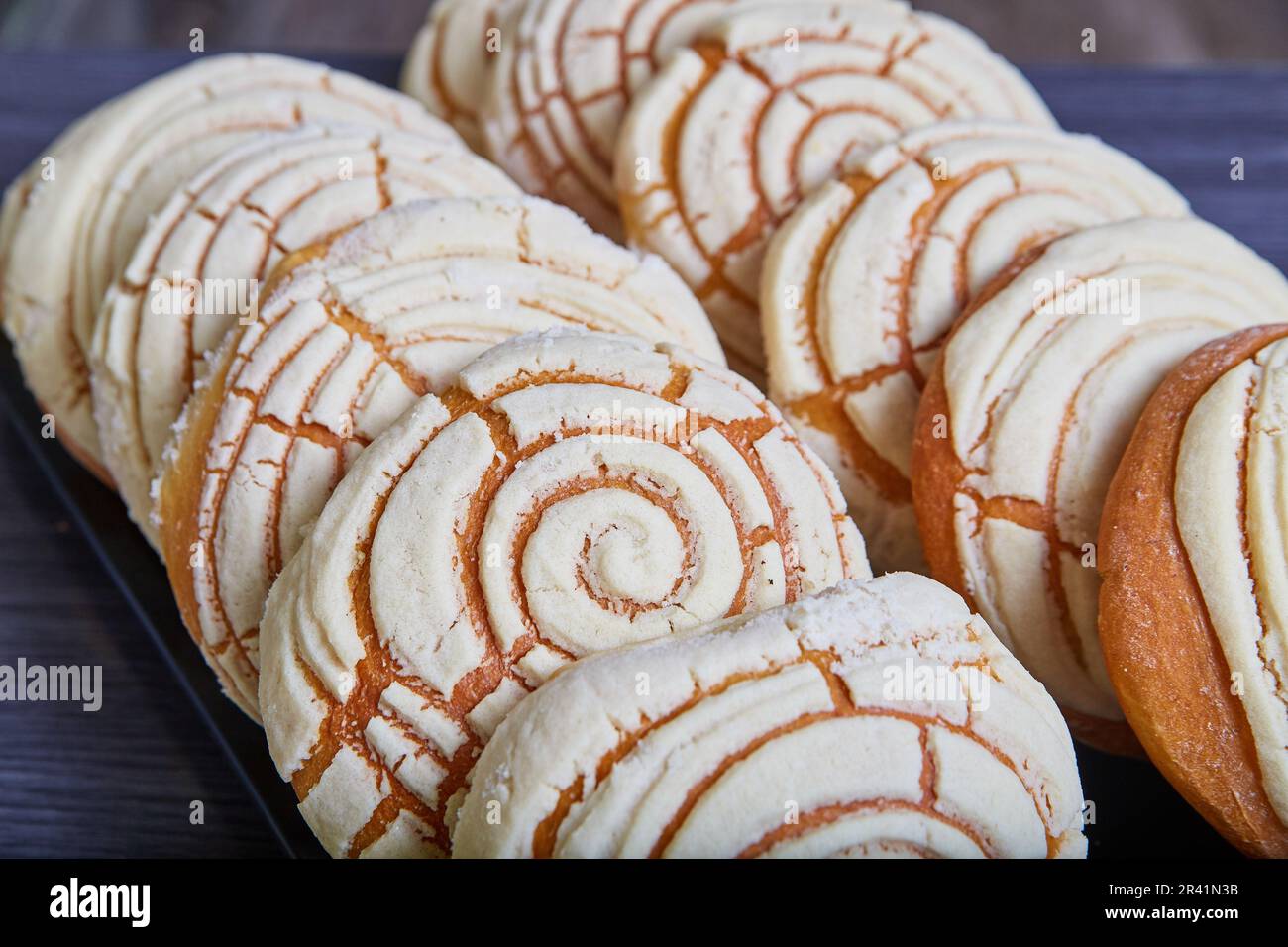 Vanilla white concha frosting with sea shell pattern Mexican sweet ...