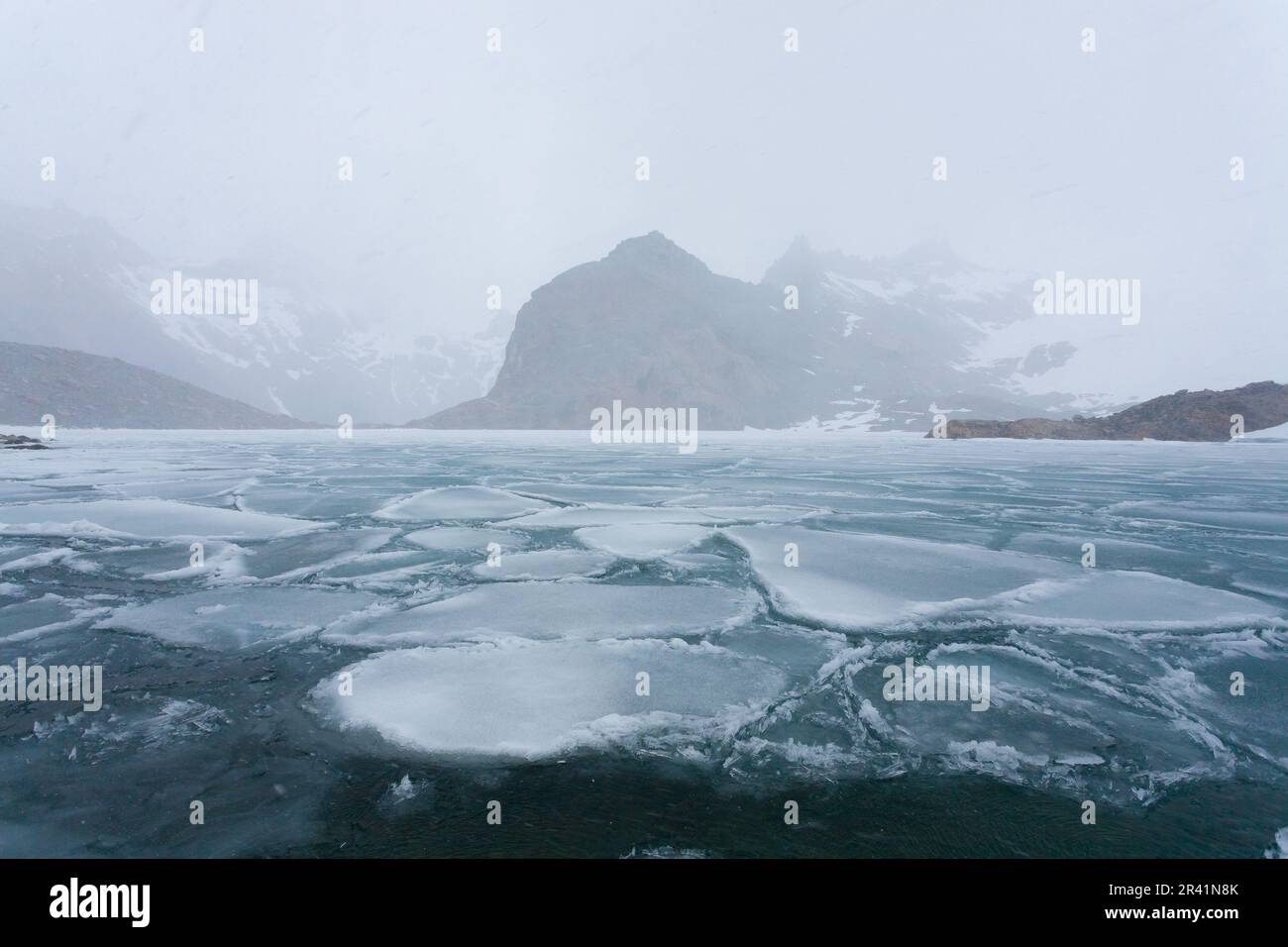 Laguna de Los Tres view. Frozen lagoon. Fitz Roy mountain, Patagonia ...