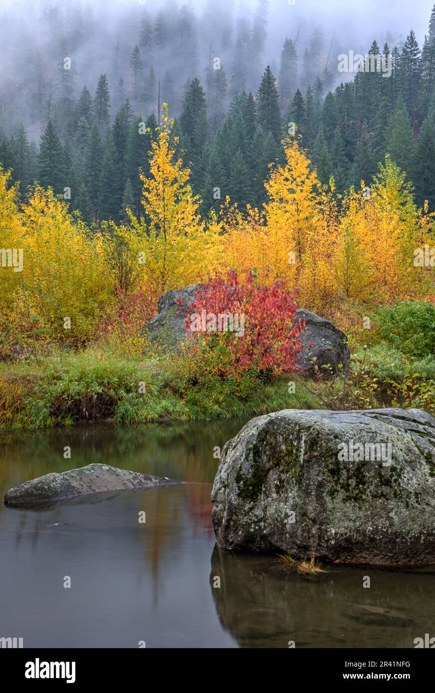 Large boulder hi-res stock photography and images - Alamy