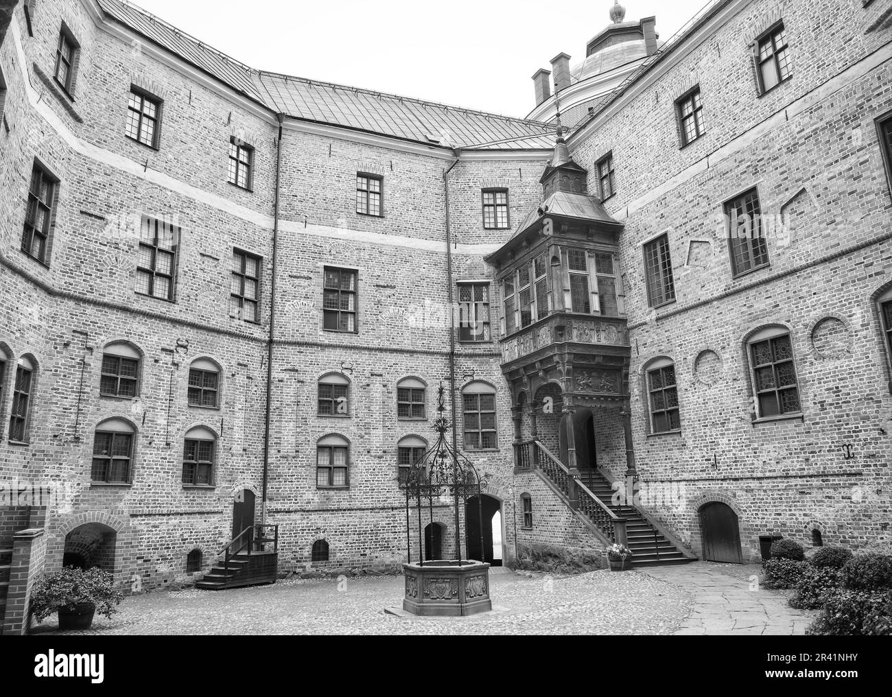 Facade historic building large Black and White Stock Photos & Images ...