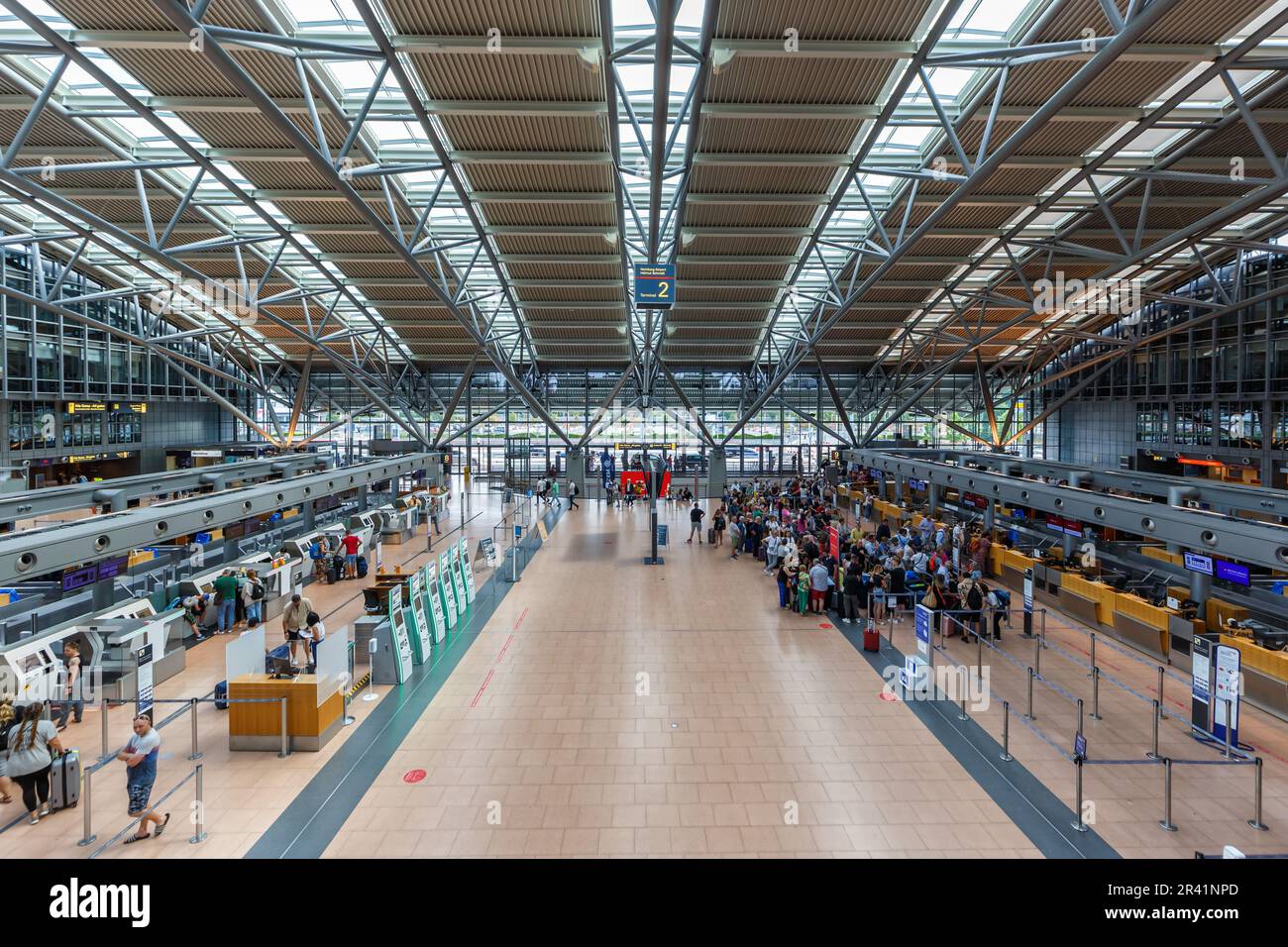 Hamburg germany airport terminal hi-res stock photography and images ...