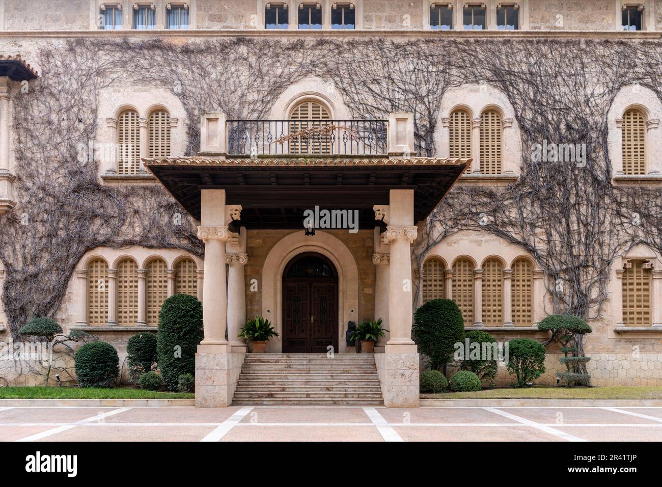 Marivent palace hi-res stock photography and images - Alamy