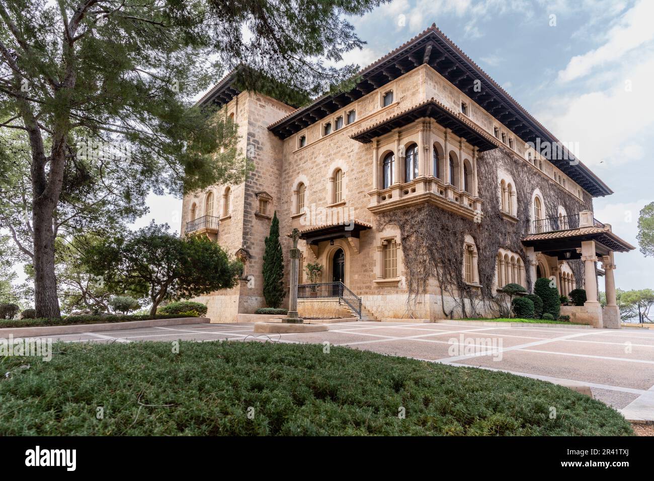 Marivent palace hi-res stock photography and images - Alamy