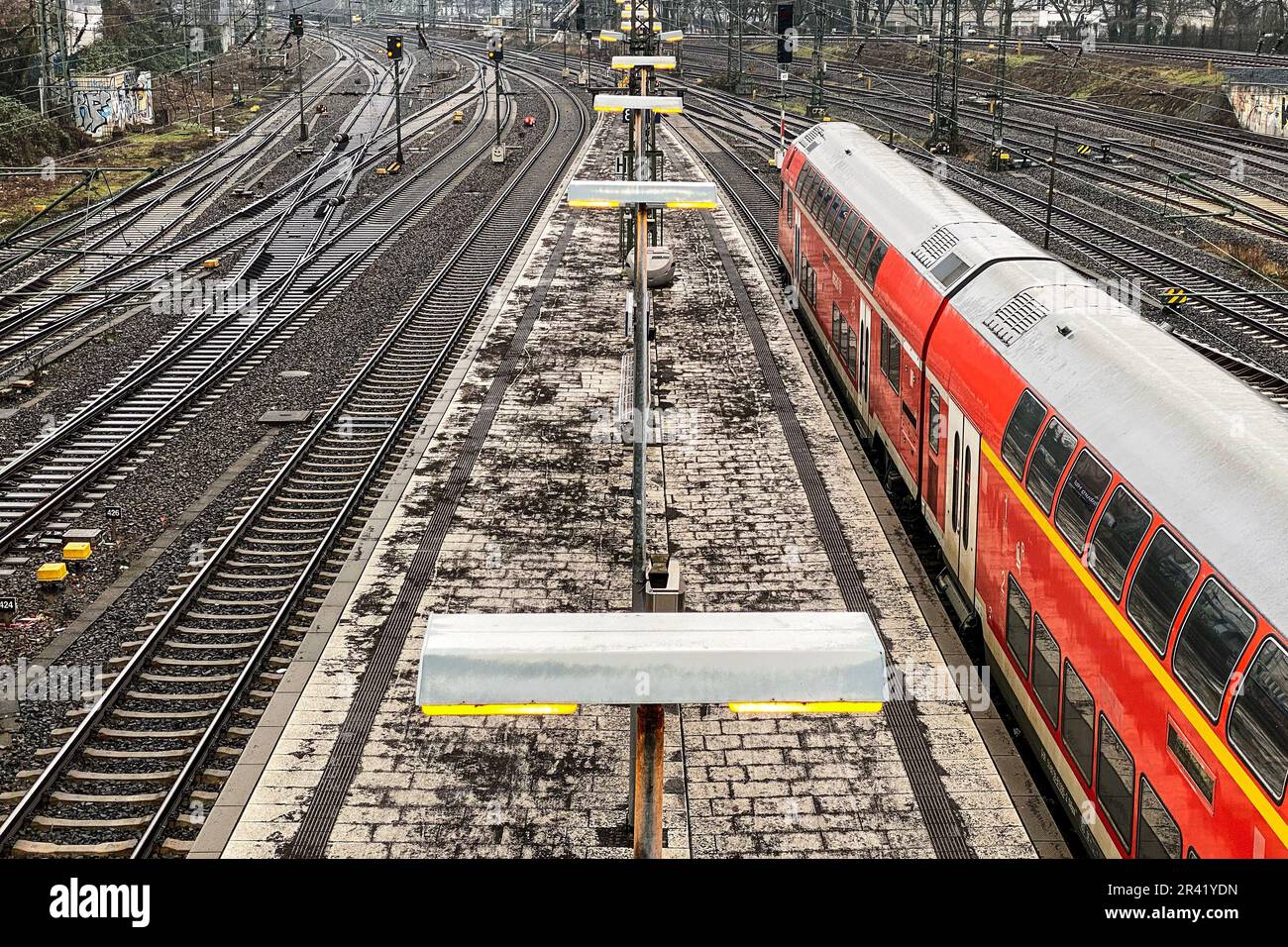Commuter train on railway tracks hi-res stock photography and images ...