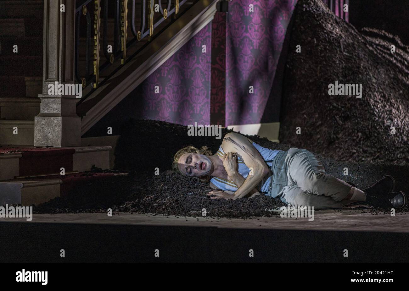 Ambroise thomas hamlet hi-res stock photography and images - Alamy