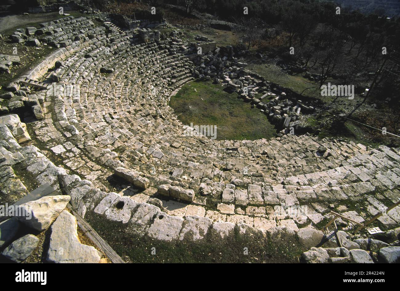 Teatro Romano .Pueblo de Uzuncaburç (Diocesarea). Silifke.Mediterraneo ...