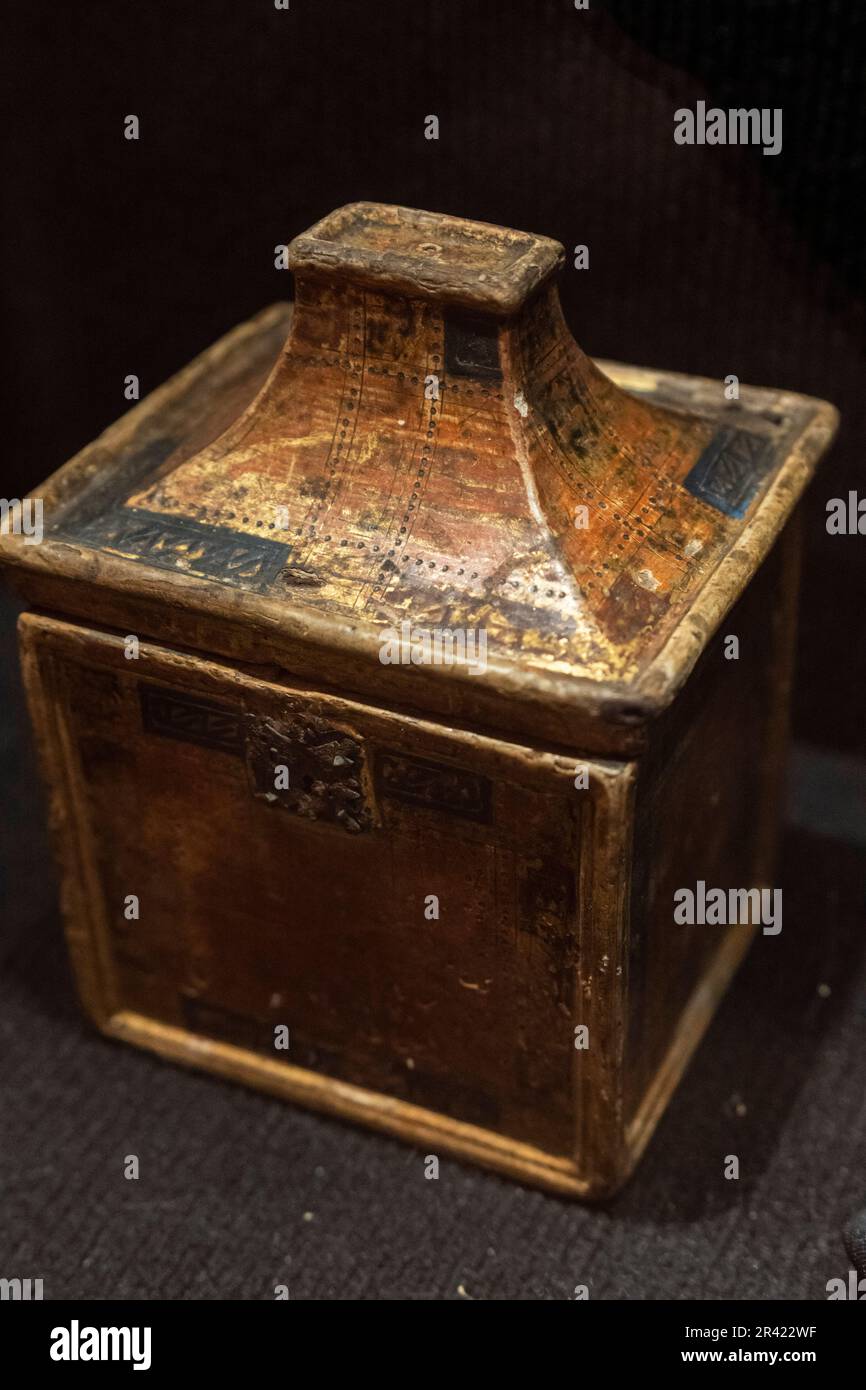 Gothic chest with lid Stock Photo - Alamy