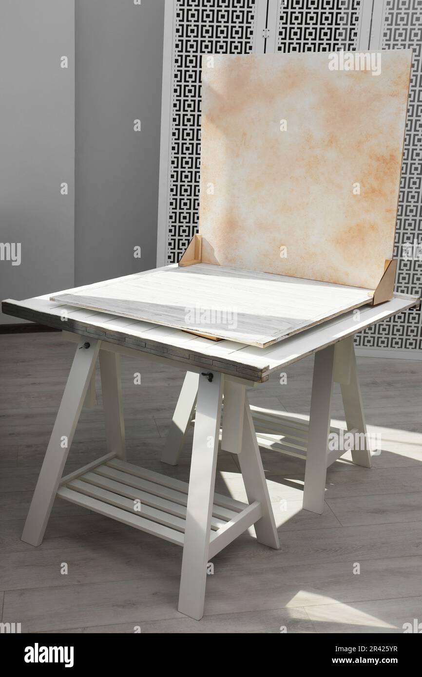 Duo color backdrop hi-res stock photography and images - Alamy