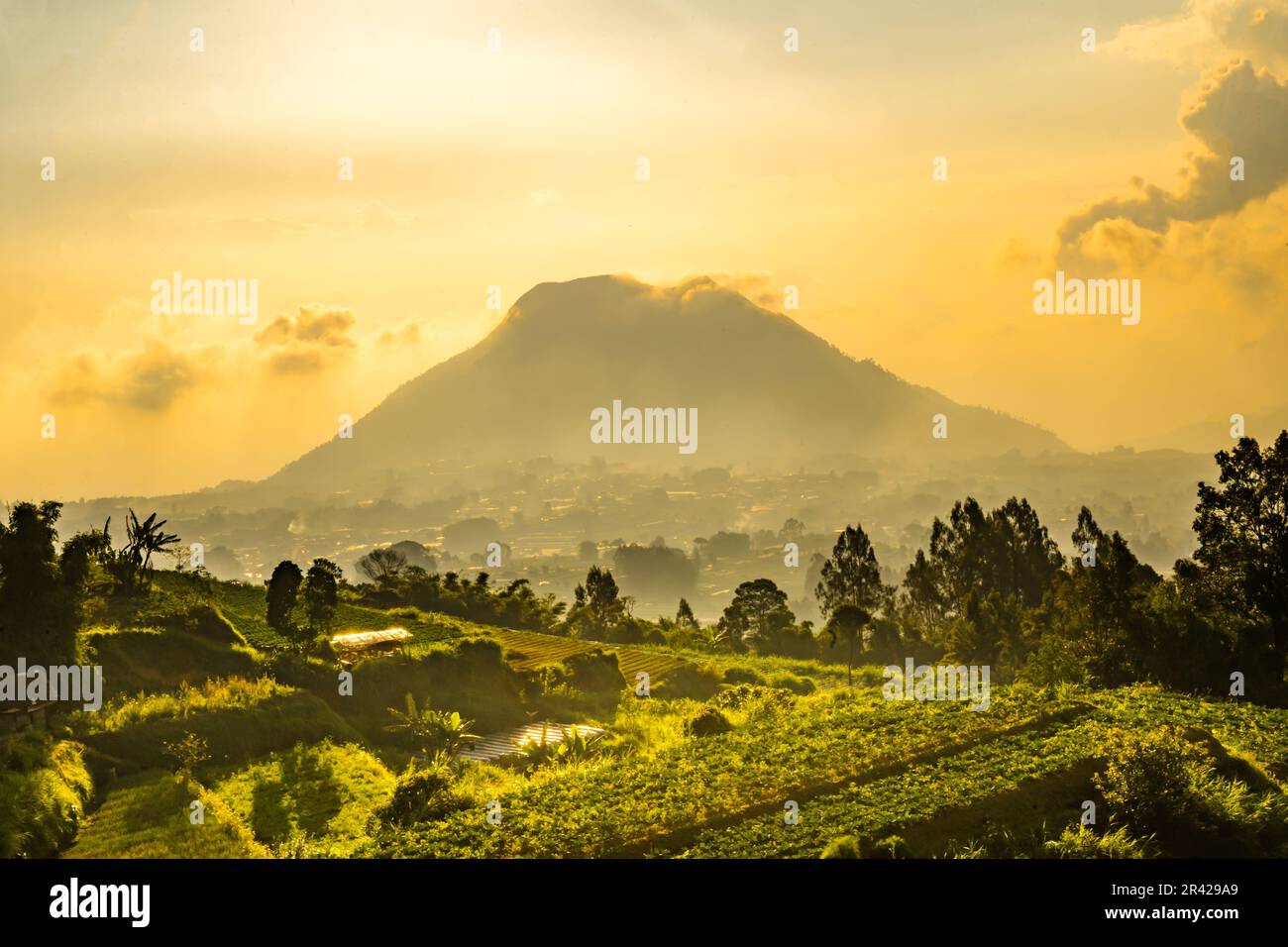 Merbabu hi-res stock photography and images - Alamy