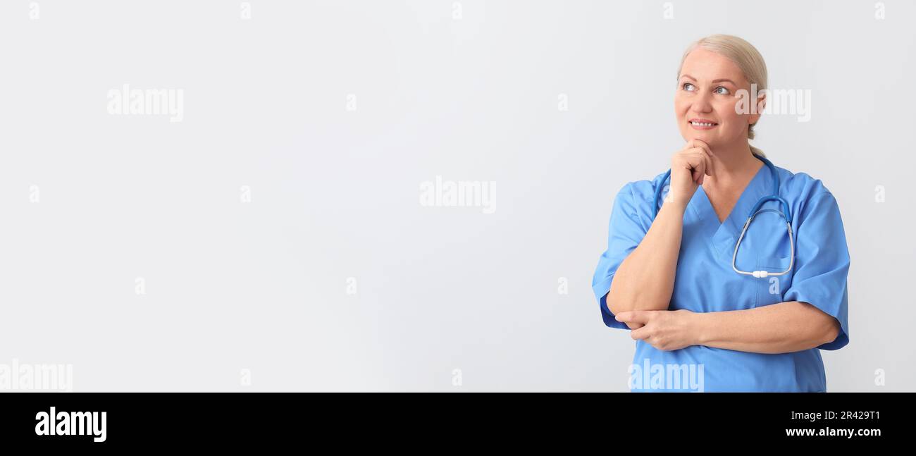 Doctor nurse solve work hi-res stock photography and images - Alamy