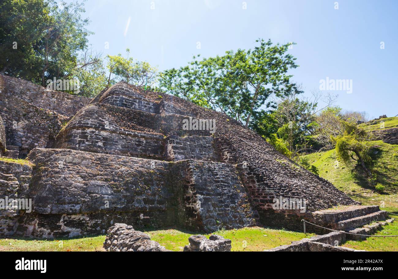 Pyramide in Belize Stock Photo - Alamy