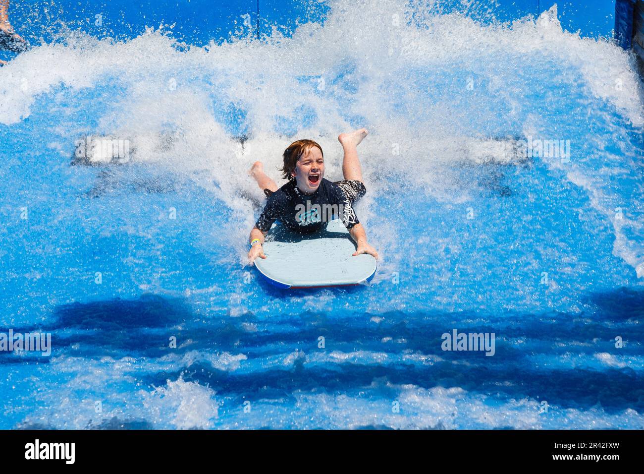Flowrider hi-res stock photography and images - Alamy
