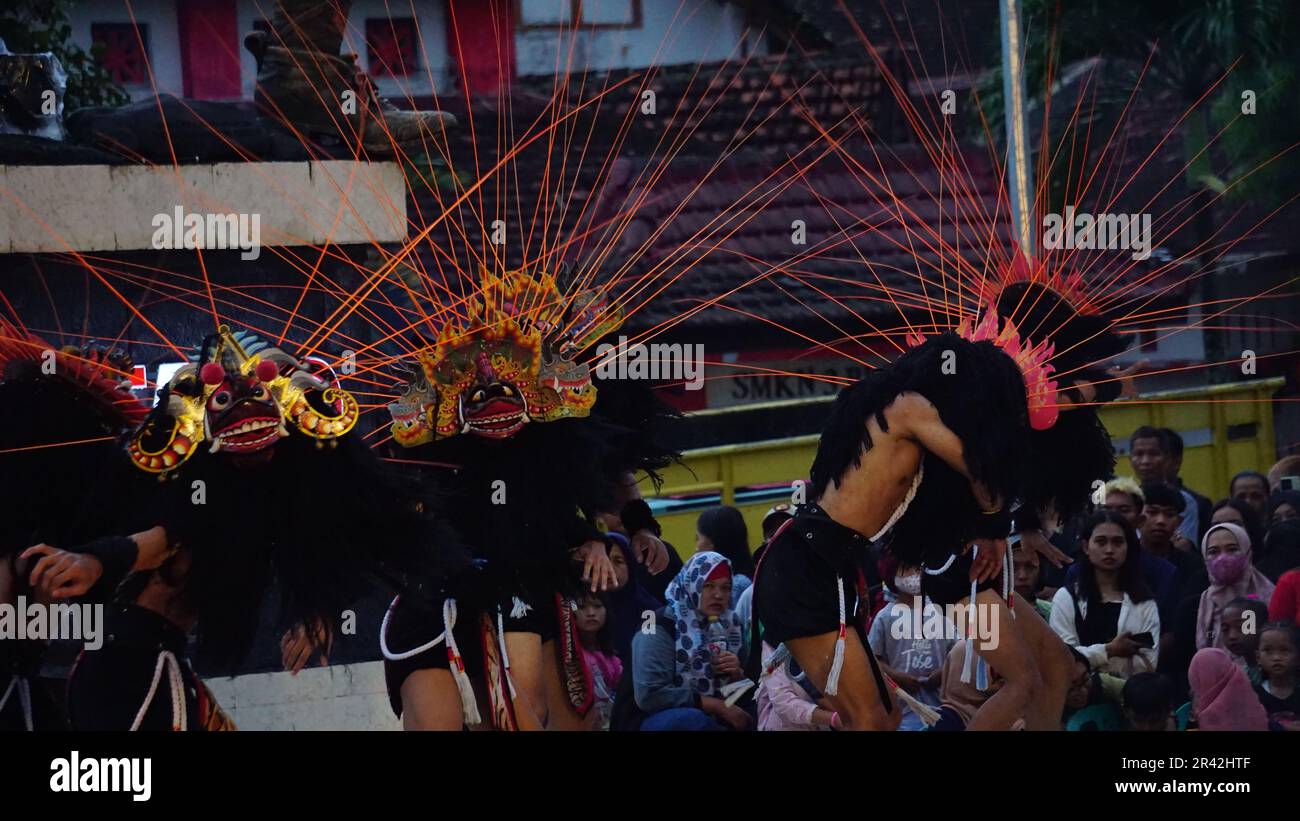 Barongan kucingan hi-res stock photography and images - Alamy