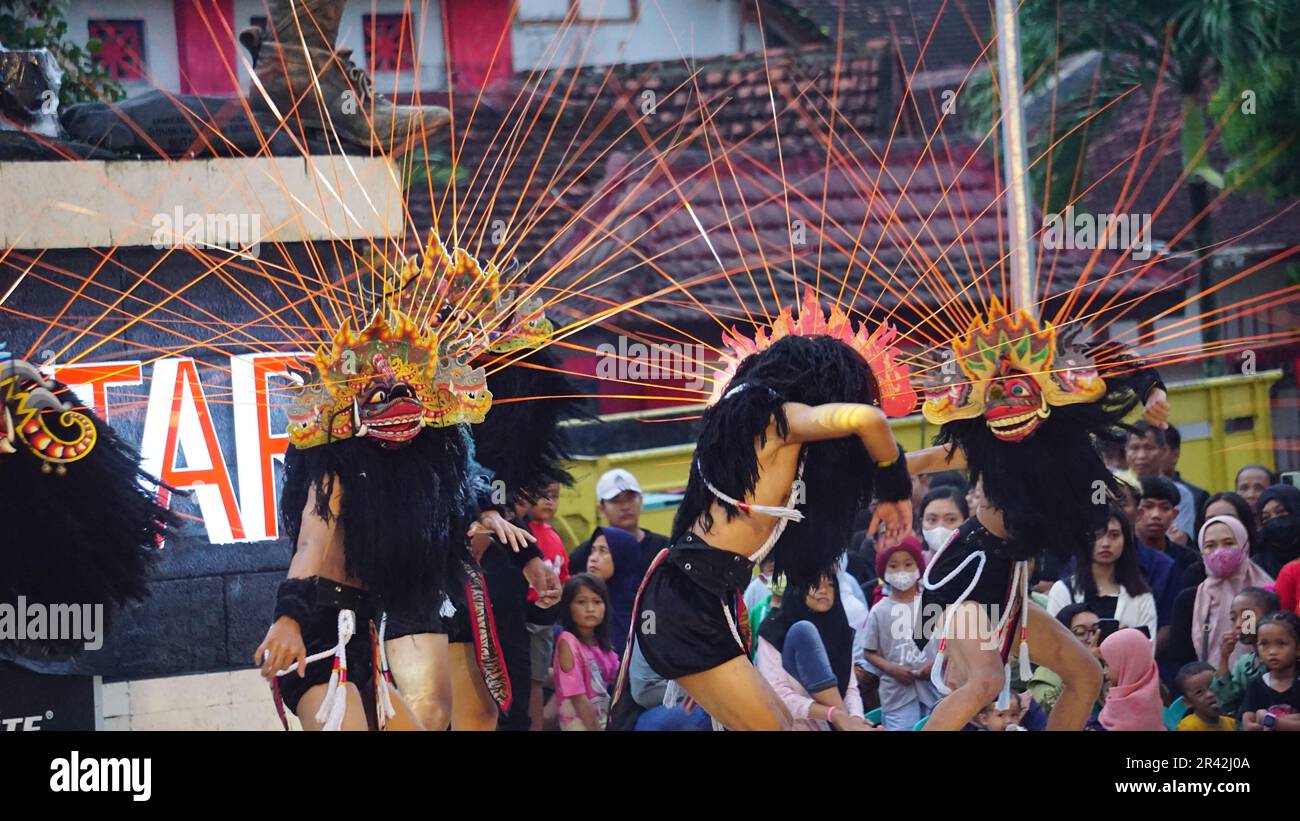 Barongan kucingan hi-res stock photography and images - Alamy