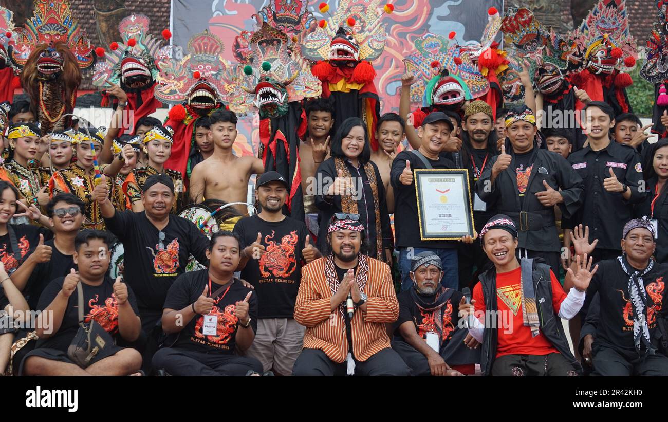 Danza barongsai hi-res stock photography and images - Alamy