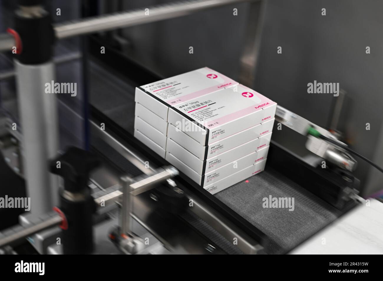 Darmstadt, Germany. 23rd May, 2023. Packages of Merck's thyroid drug ...