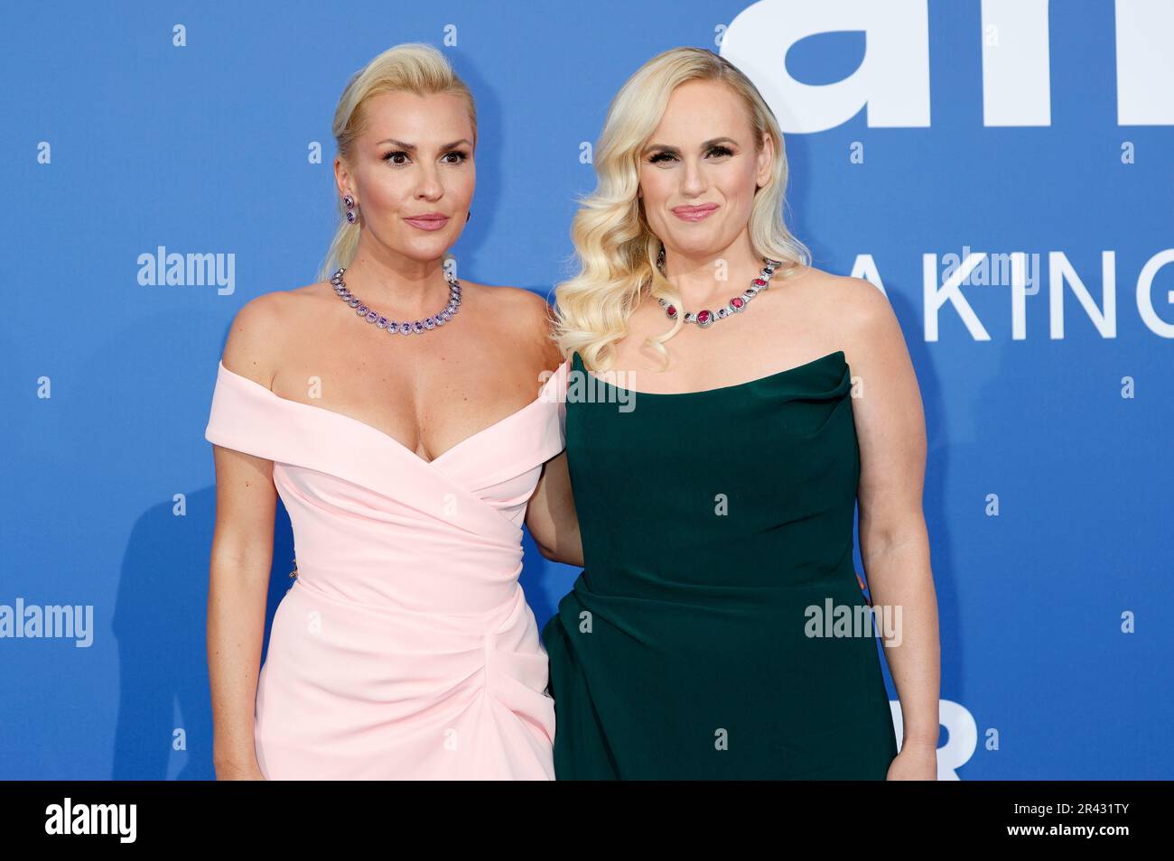 Ramona Agruma und Rebel Wilson bei der 29. amfAR Gala Cannes im Rahmen ...