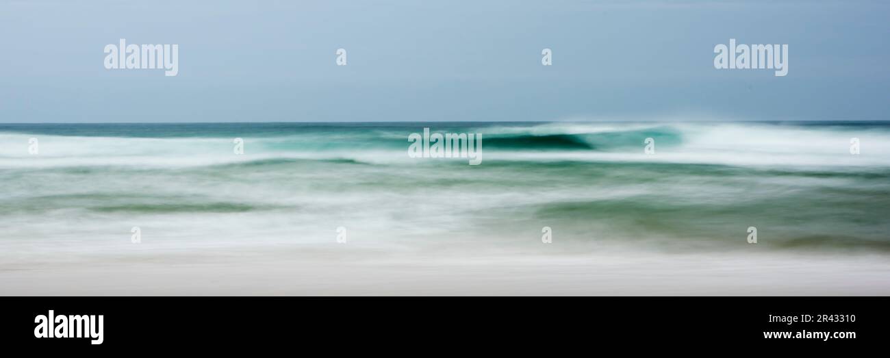 Ocean waves in Phillip Island, Victoria, Australia Stock Photo - Alamy
