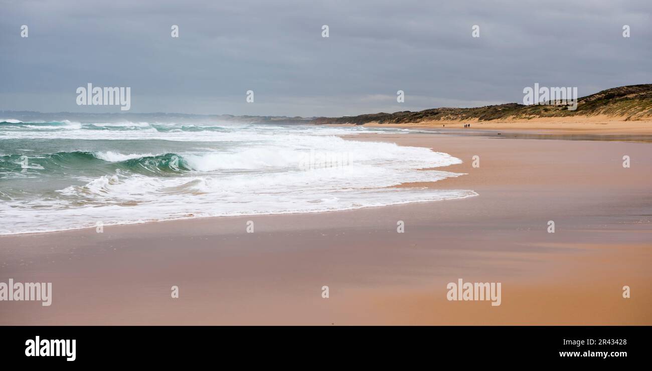 Ocean waves in Phillip Island, Victoria, Australia Stock Photo - Alamy