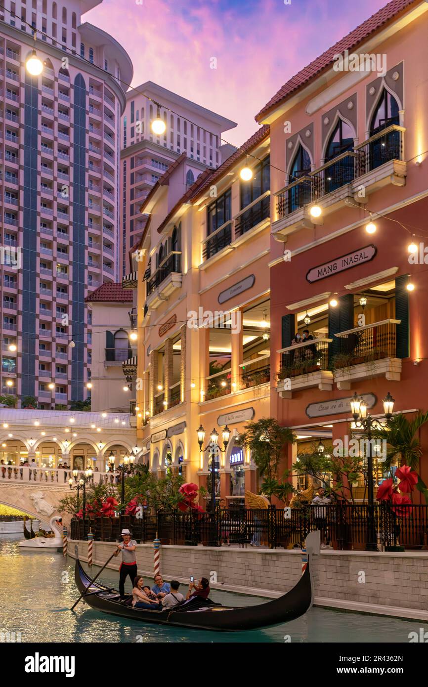 Gondola and gondolier at Venice Grand Canal Mall, Taguig City, Manila ...