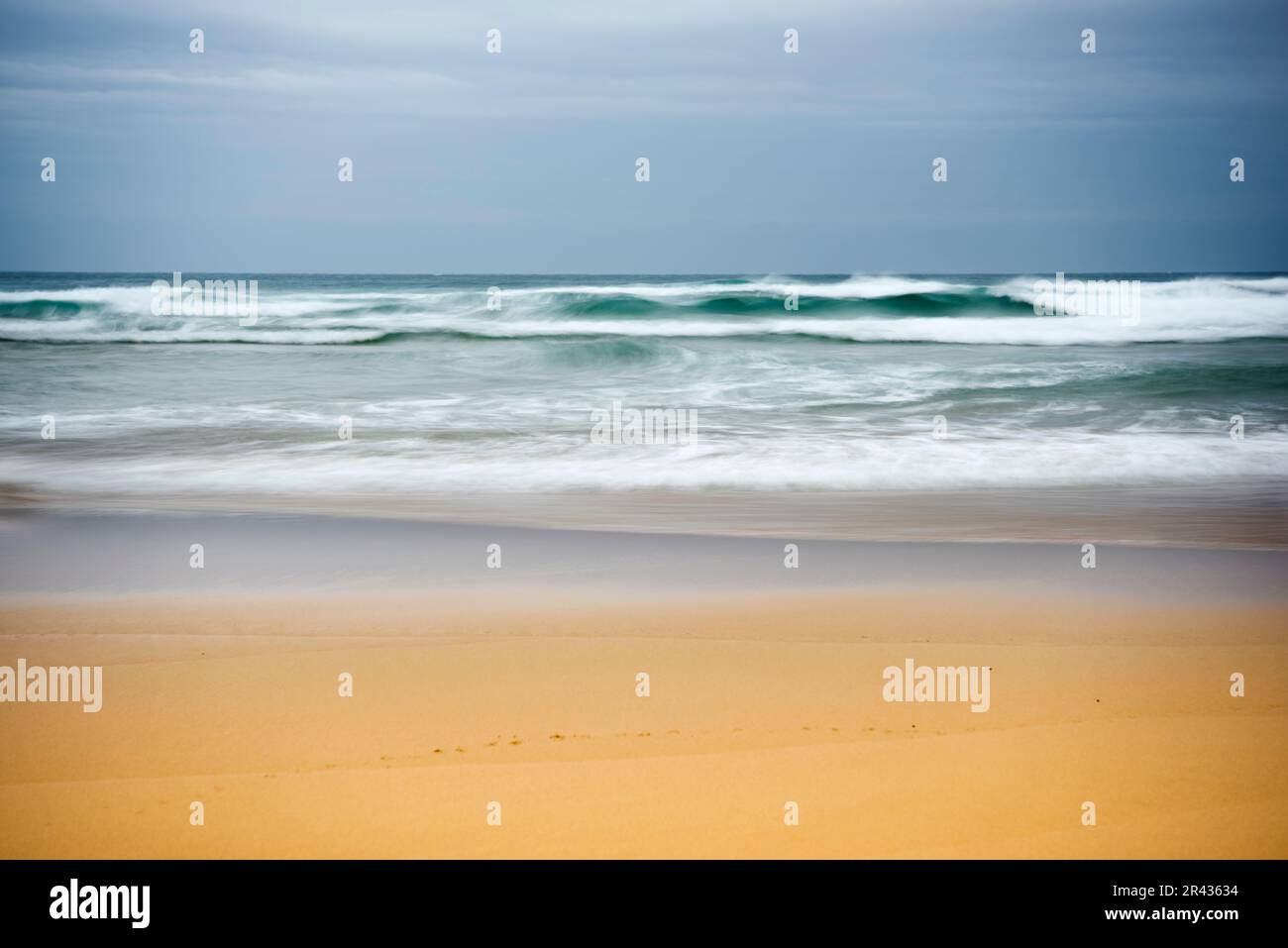 Ocean waves in Phillip Island, Victoria, Australia Stock Photo - Alamy