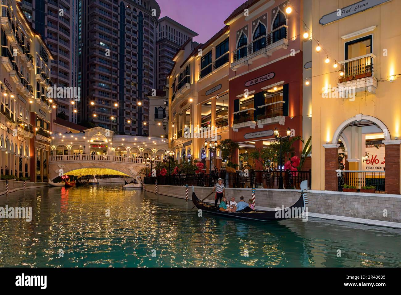 Gondola and gondolier at Venice Grand Canal Mall, Taguig City, Manila ...