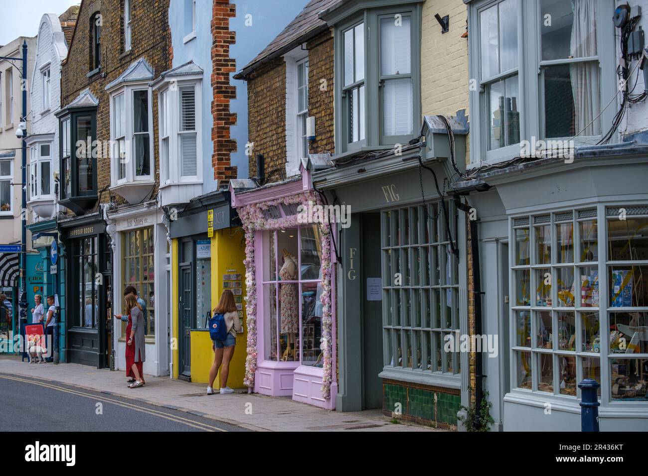Boutique shops on Harbour Street, Seaside town of Whitstable, Kent ...