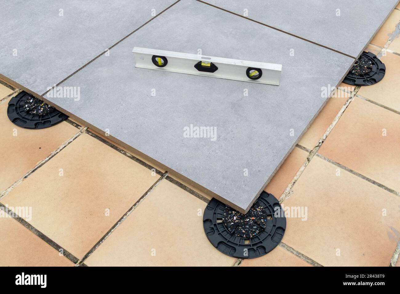 Outdoor Pedestal with spirit level for Rubber Shim supports with slope ...