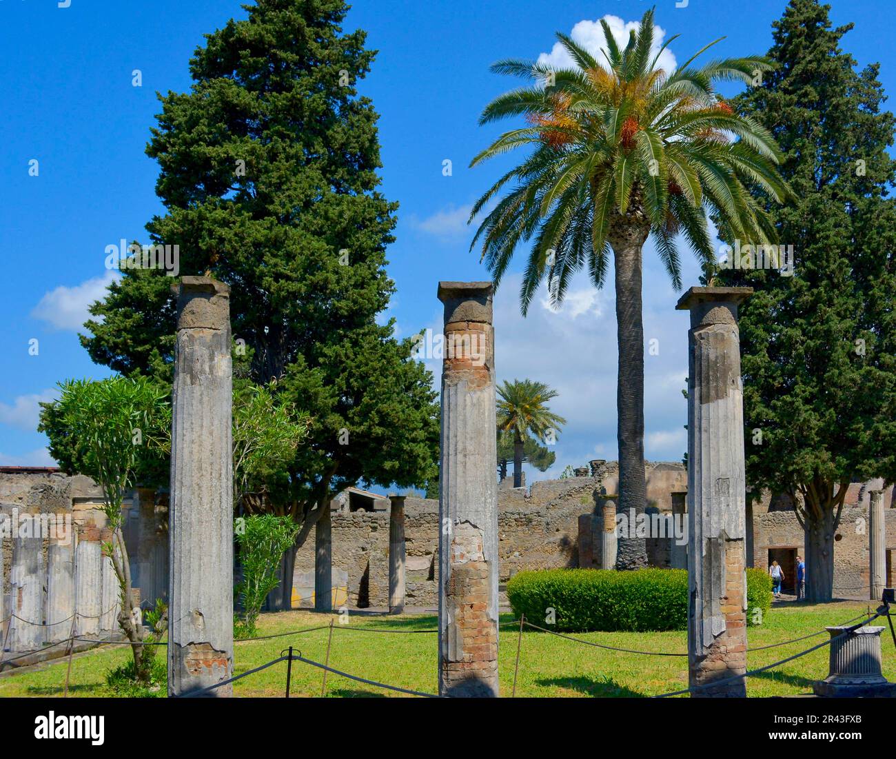 Italy, Italia, Pompei Column remains, scavi archeologici di Pompei Stock Photo - Alamy