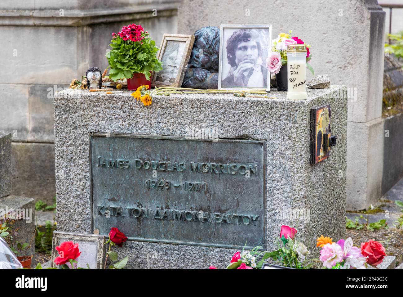Gravesite of Jim Morrison, Pere Lachaise Cemetery, Paris, France Stock ...
