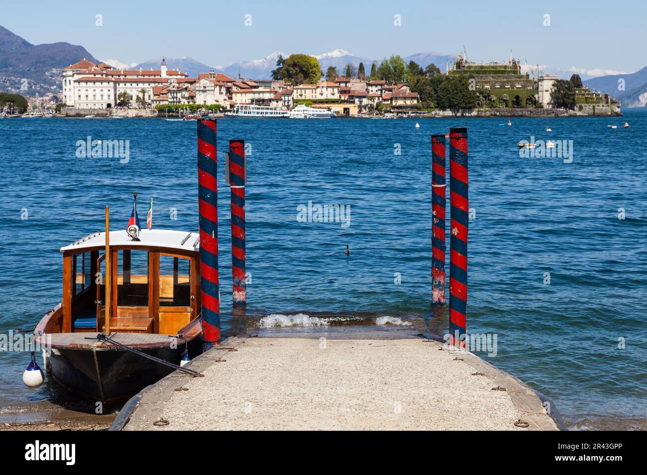 Small boat in front of Isola Bella, the most beautiful of the three ...