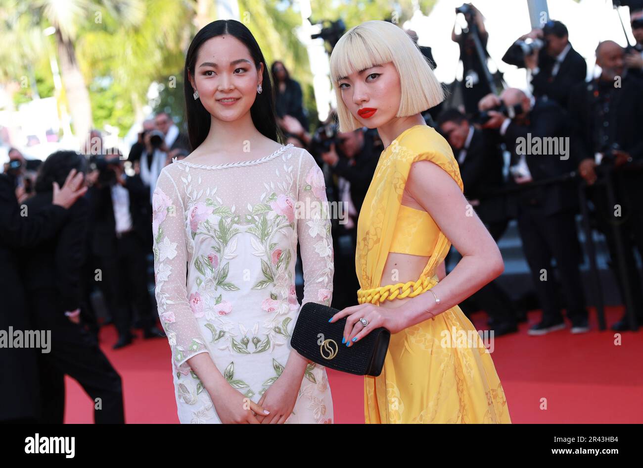 Cannes, France. 25th May, 2023. Japanese actress Aoi Yamada (R) and ...
