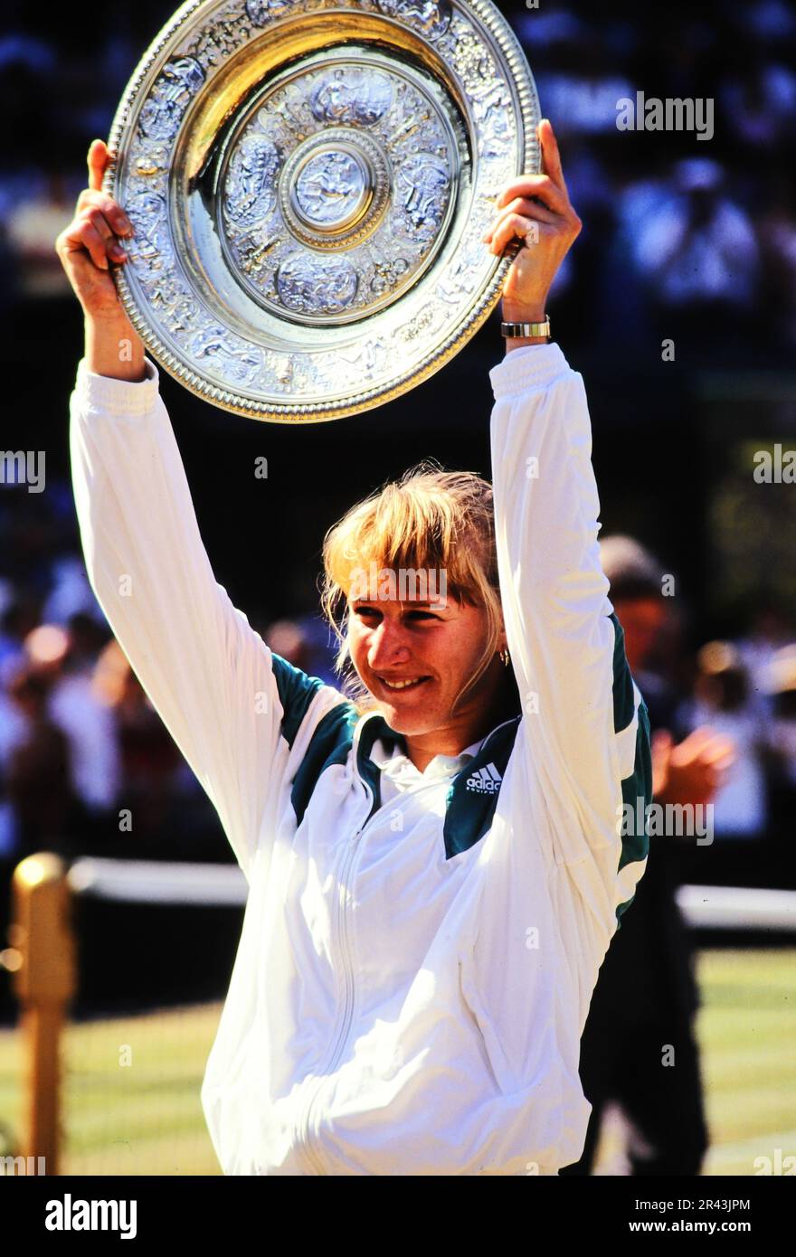 Stefanie Steffi Graf, deutsche Tennisspielerin, auf dem Tennisplatz ...
