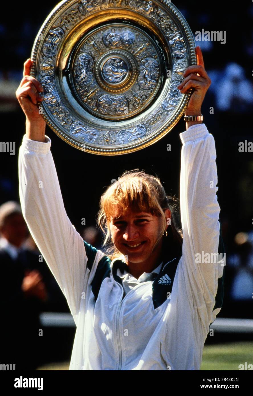 Stefanie Steffi Graf, deutsche Tennisspielerin, auf dem Tennisplatz ...