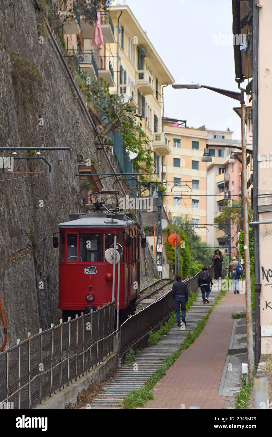 Train approaching the Principe bottom station of the The Principe ...