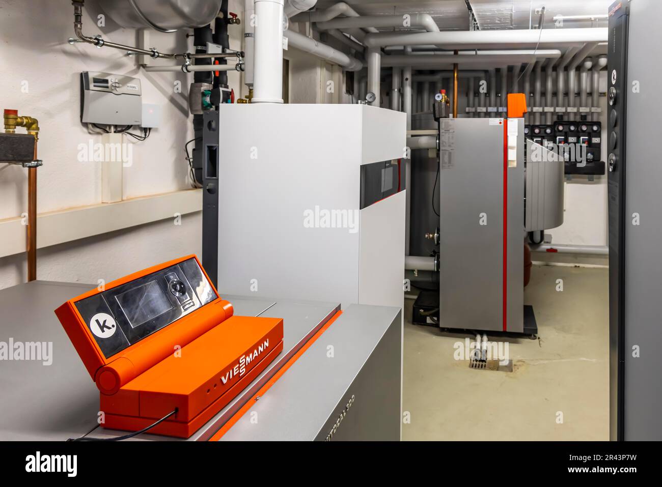 Technology company building hi-res stock photography and images - Alamy