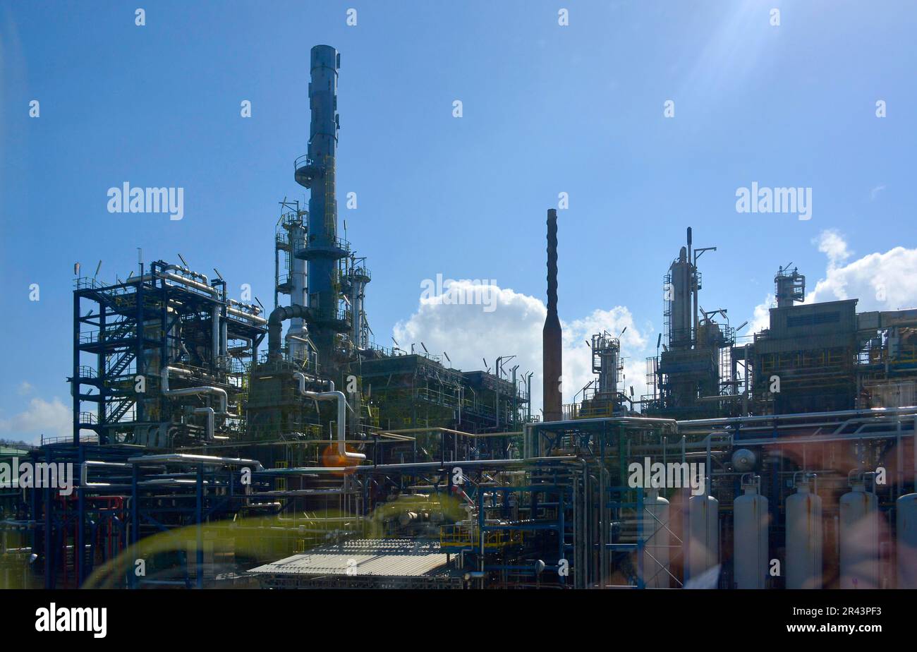 Oil refinery near industrial hi-res stock photography and images - Alamy