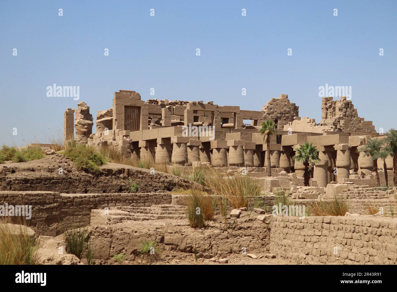 Great hypostyle hall at Karnak temple, Luxor, Egypt Stock Photo - Alamy