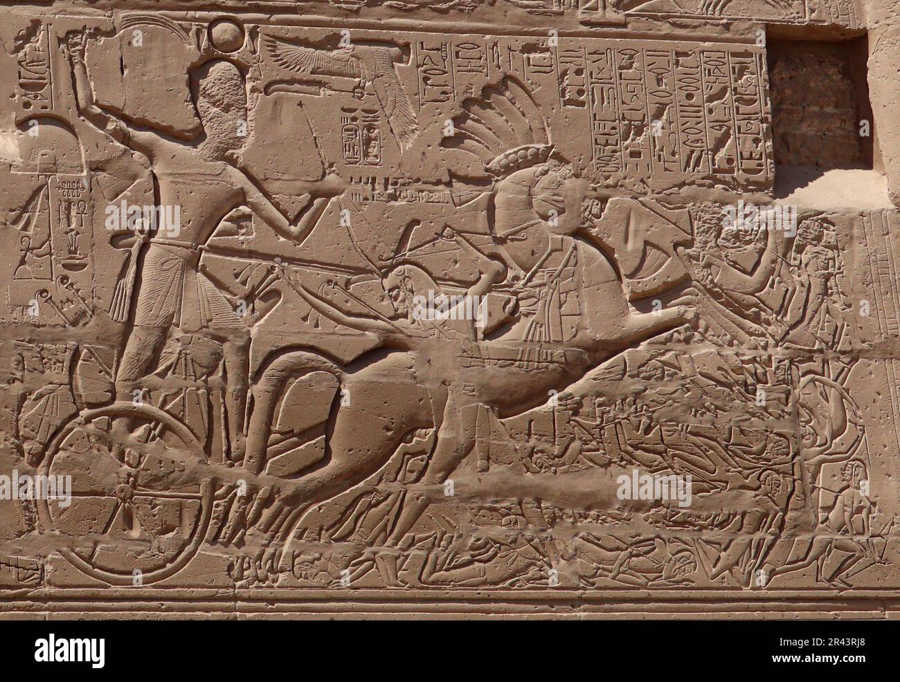 Ancient egyptian carvings and wall reliefs at Karnak temple, Luxor ...