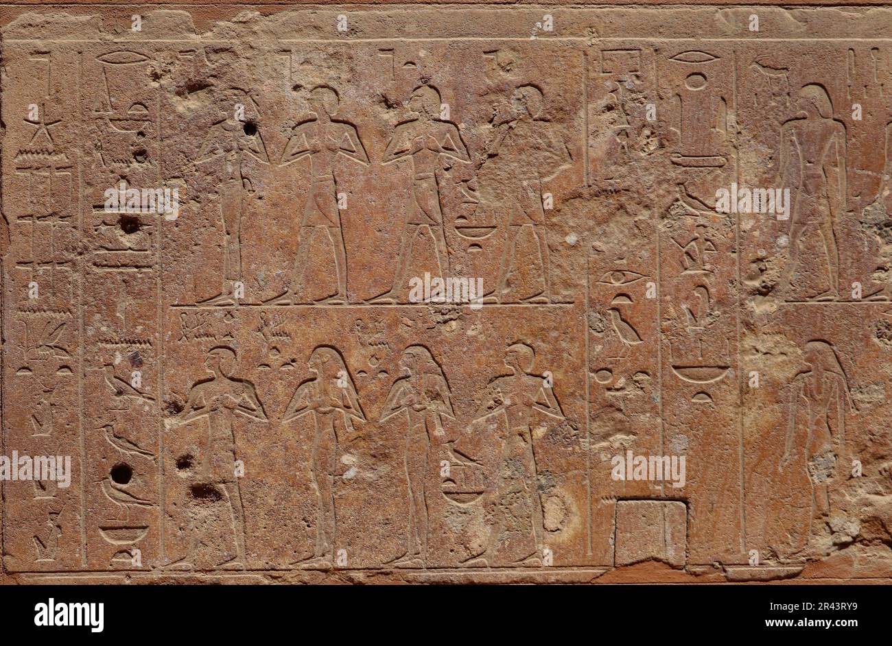 Ancient egyptian carvings and wall reliefs at Karnak temple, Luxor ...