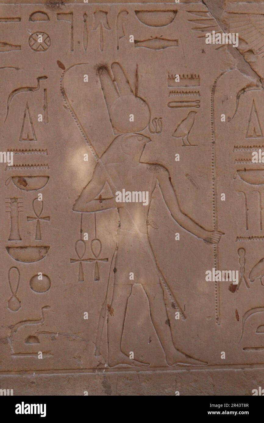 Ancient egyptian carvings and wall reliefs at Karnak temple, Luxor ...