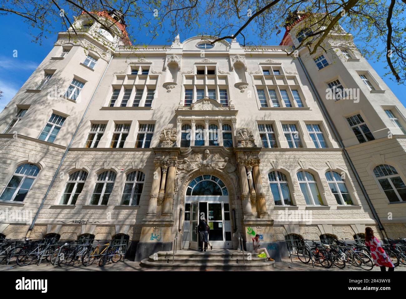 Adult Education Centre, Barbarossaplatz, Schoeneberg, Berlin, Germany ...