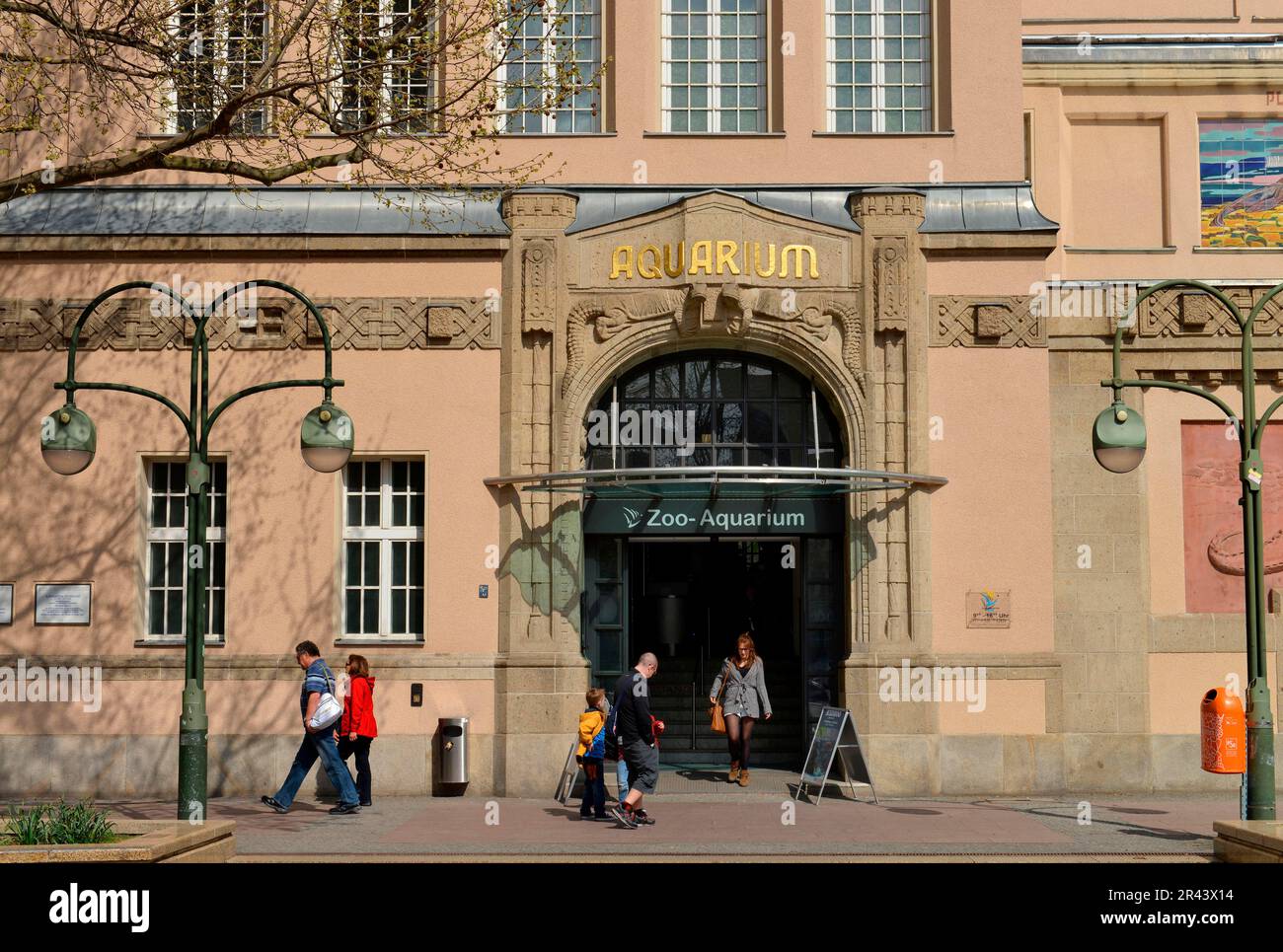 Aquarium, Olof-palm tree-Platz, Tiergarten, Berlin, Germany Stock Photo ...